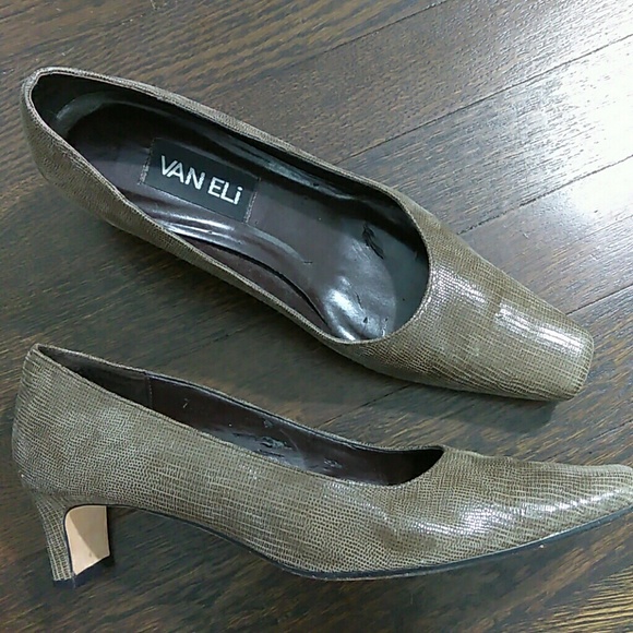 Vaneli | Shoes | Vaneli Dayle Brown Square Toe Pumps Size 75 | Poshmark